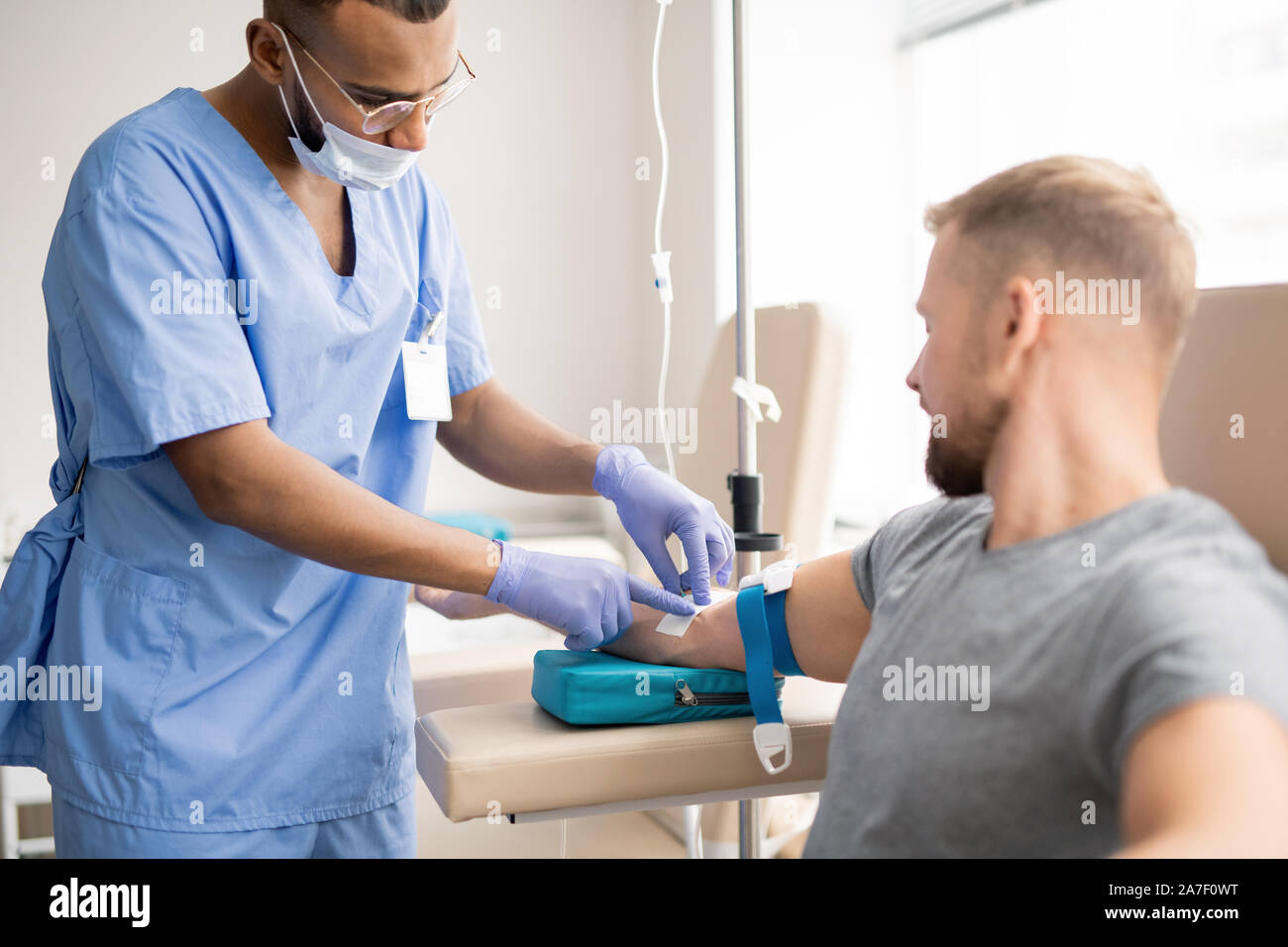 Very sick patient hi-res stock photography and images - Alamy