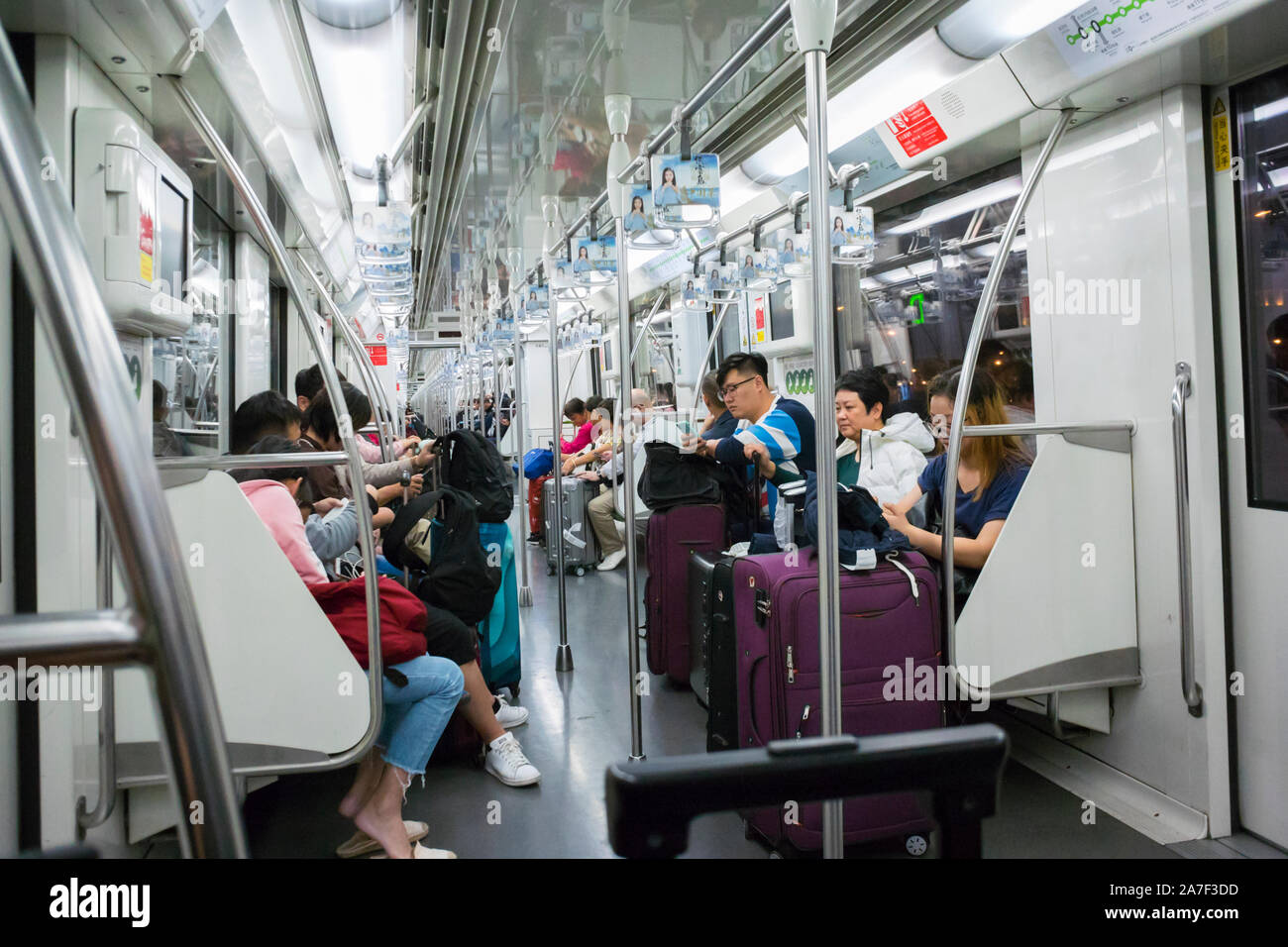 China shanghai metro media hi-res stock photography and images - Alamy