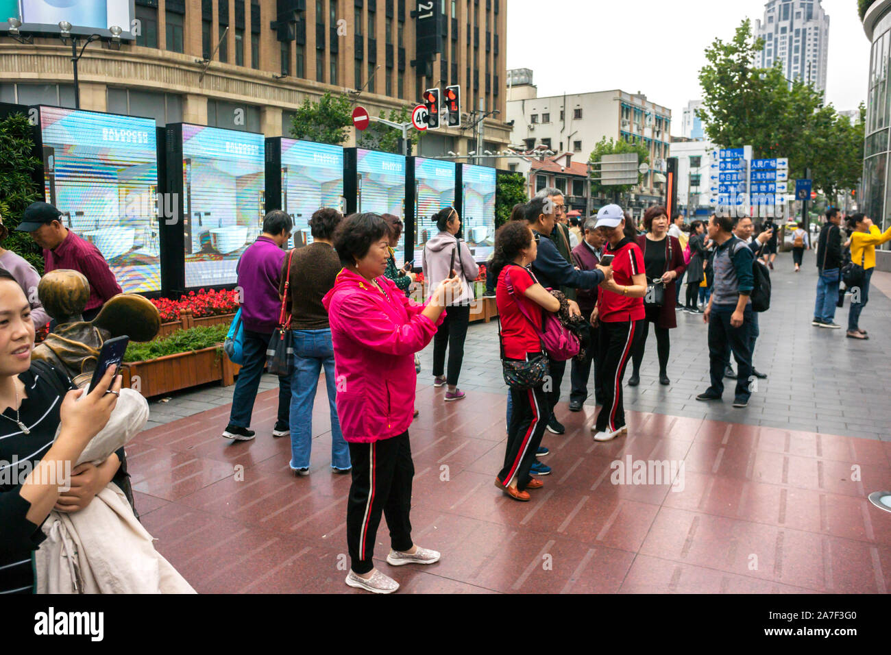 Shanghai, China, Large Crowd Tourists, People Visiting on Pedestrian ...