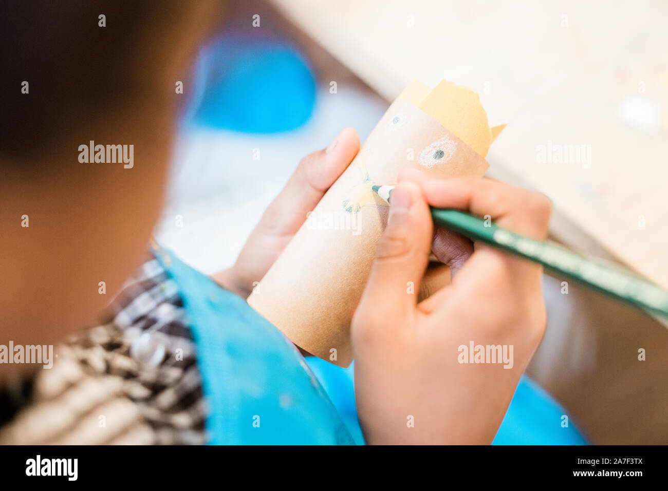Child drawing hand only hi-res stock photography and images - Alamy