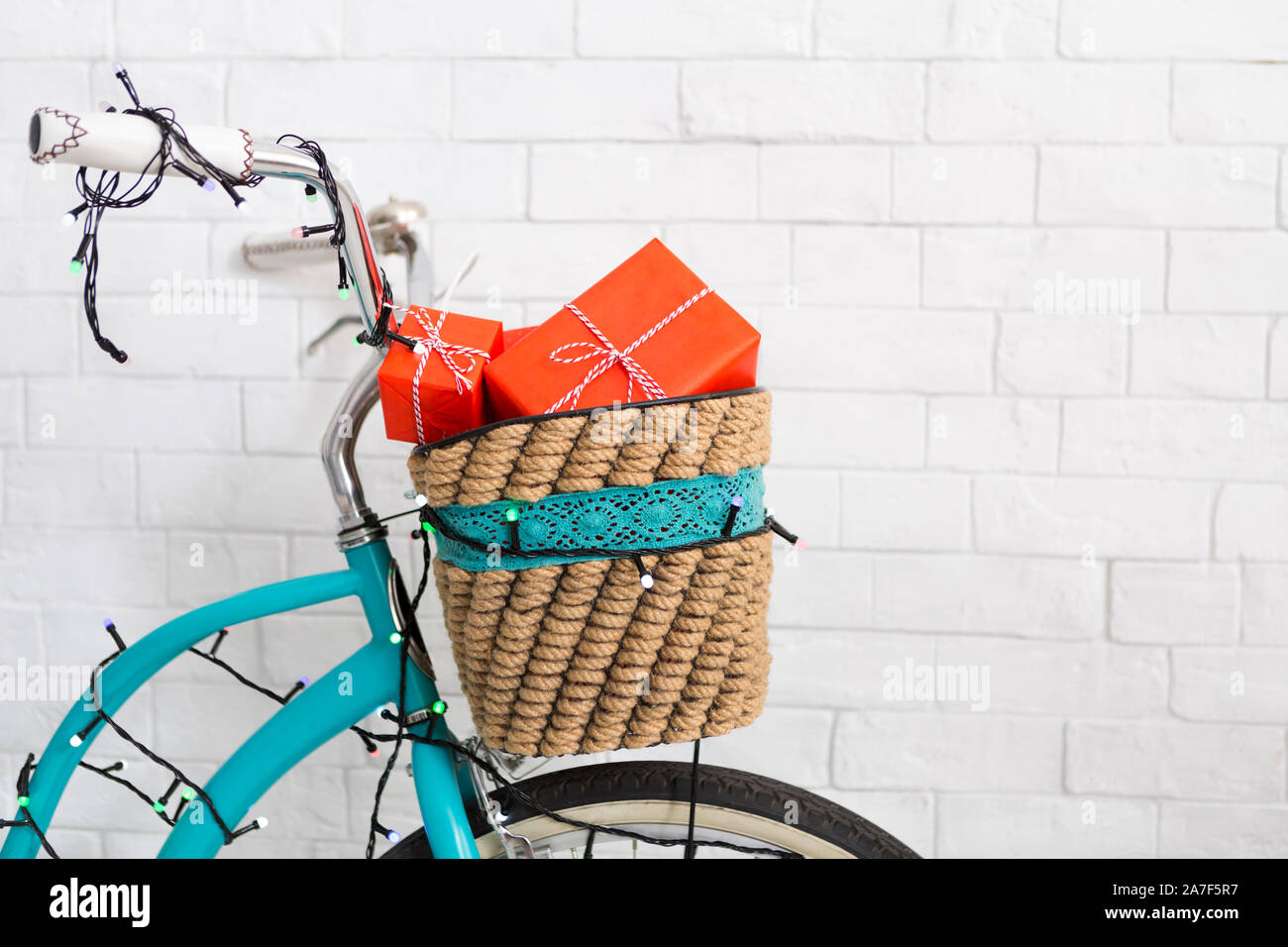 Christmas lights on bicycle hi-res stock photography and images - Alamy