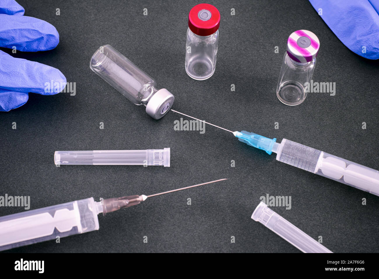 Empty vials syringes hi-res stock photography and images - Alamy