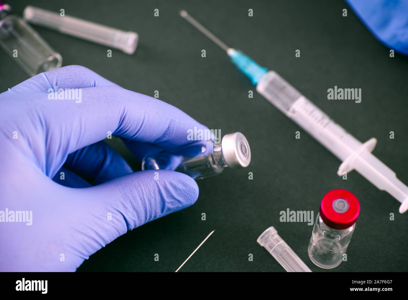 Empty vials syringes hi-res stock photography and images - Alamy