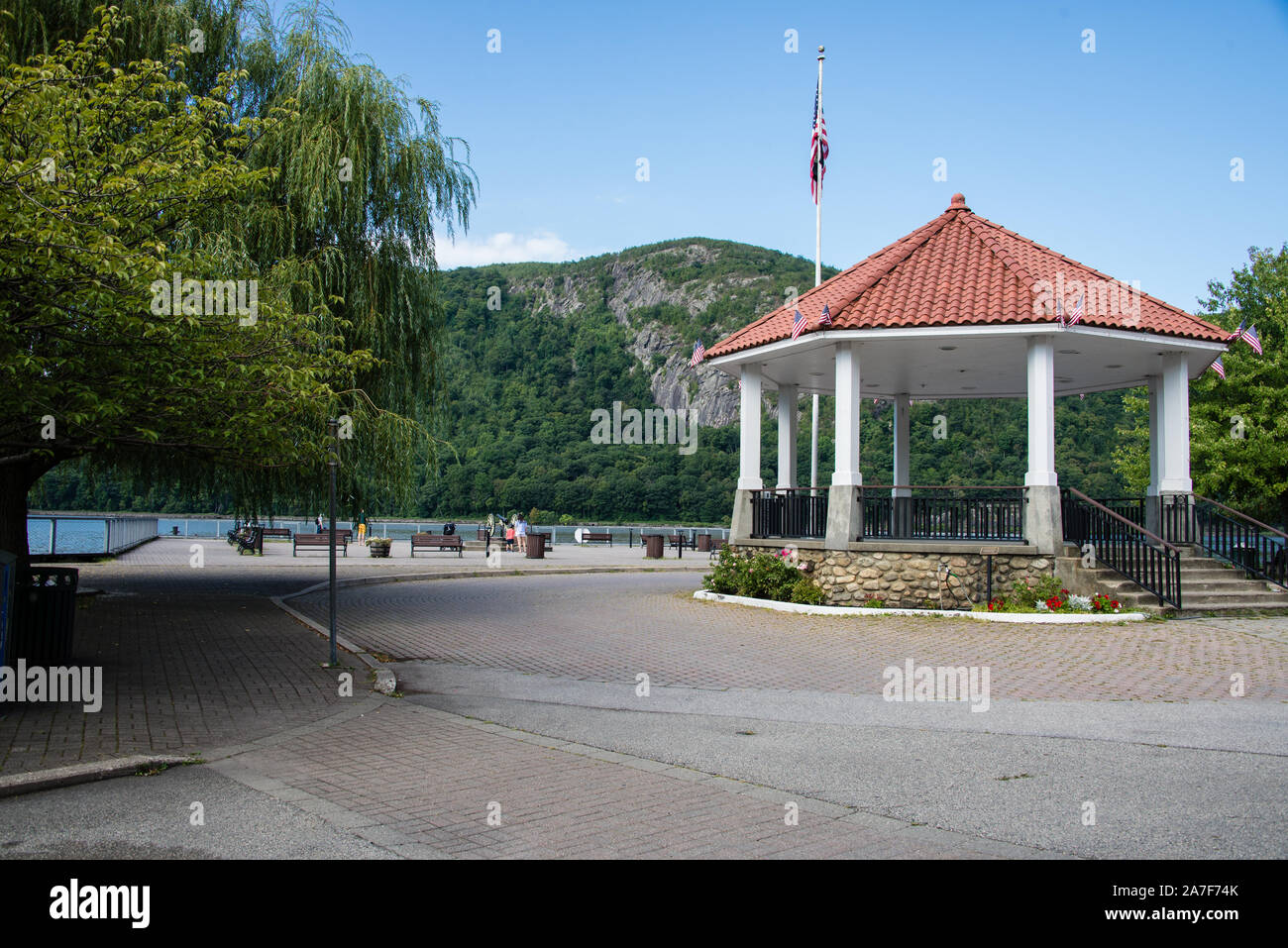 Hudson and spring hi-res stock photography and images - Alamy