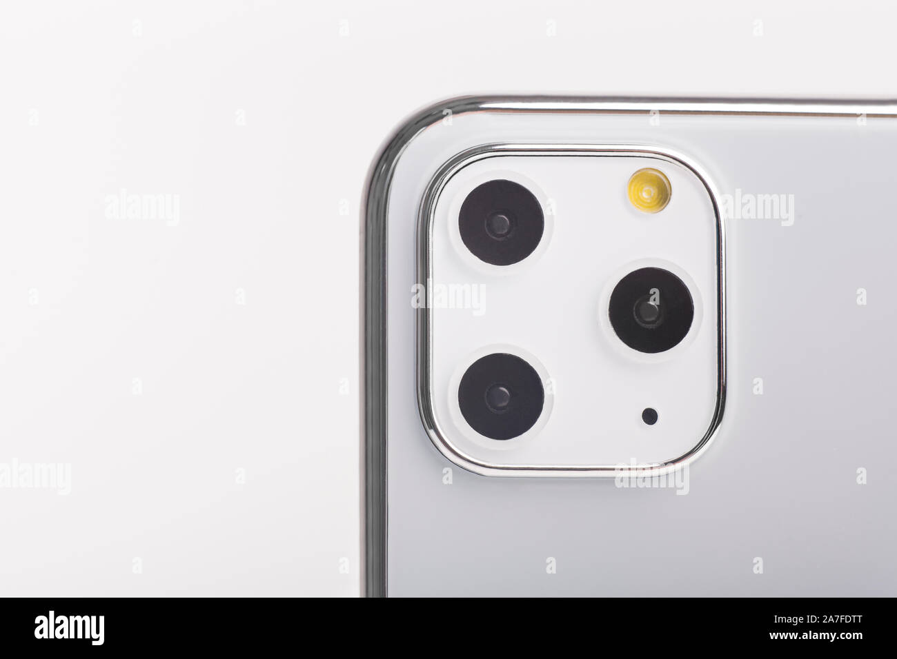 Latest mobile phone camera hi-res stock photography and images - Alamy