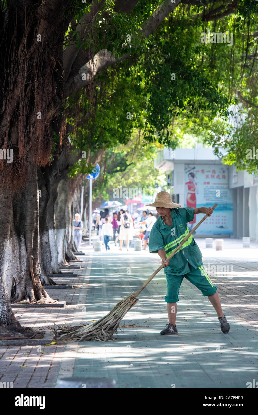 Chinese street cleaner hi-res stock photography and images - Alamy