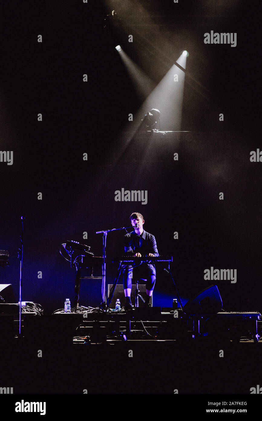 James blake piano hi-res stock photography and images - Alamy