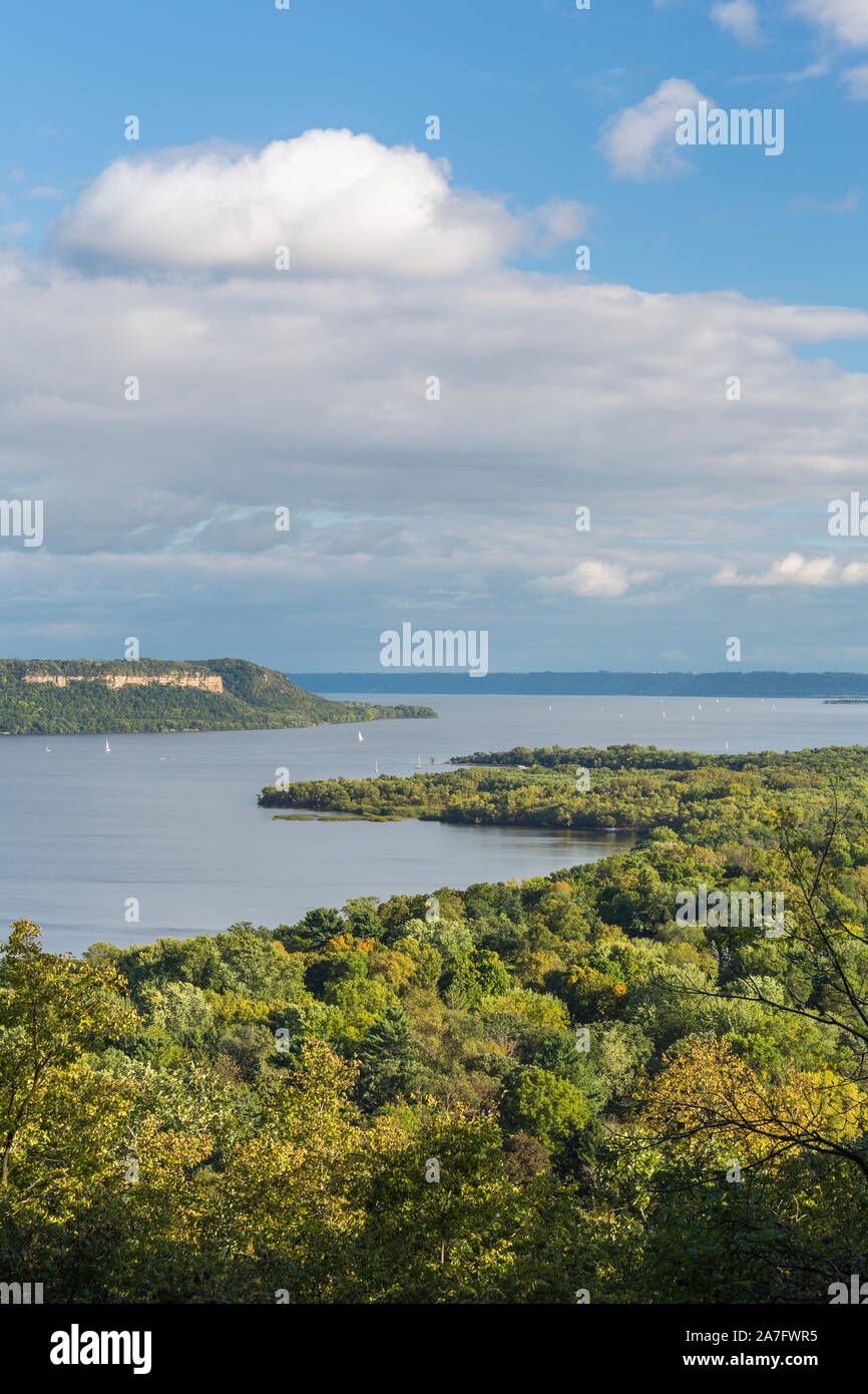 Mississippi River Scenic Landscape In Autumn Stock Photo - Alamy