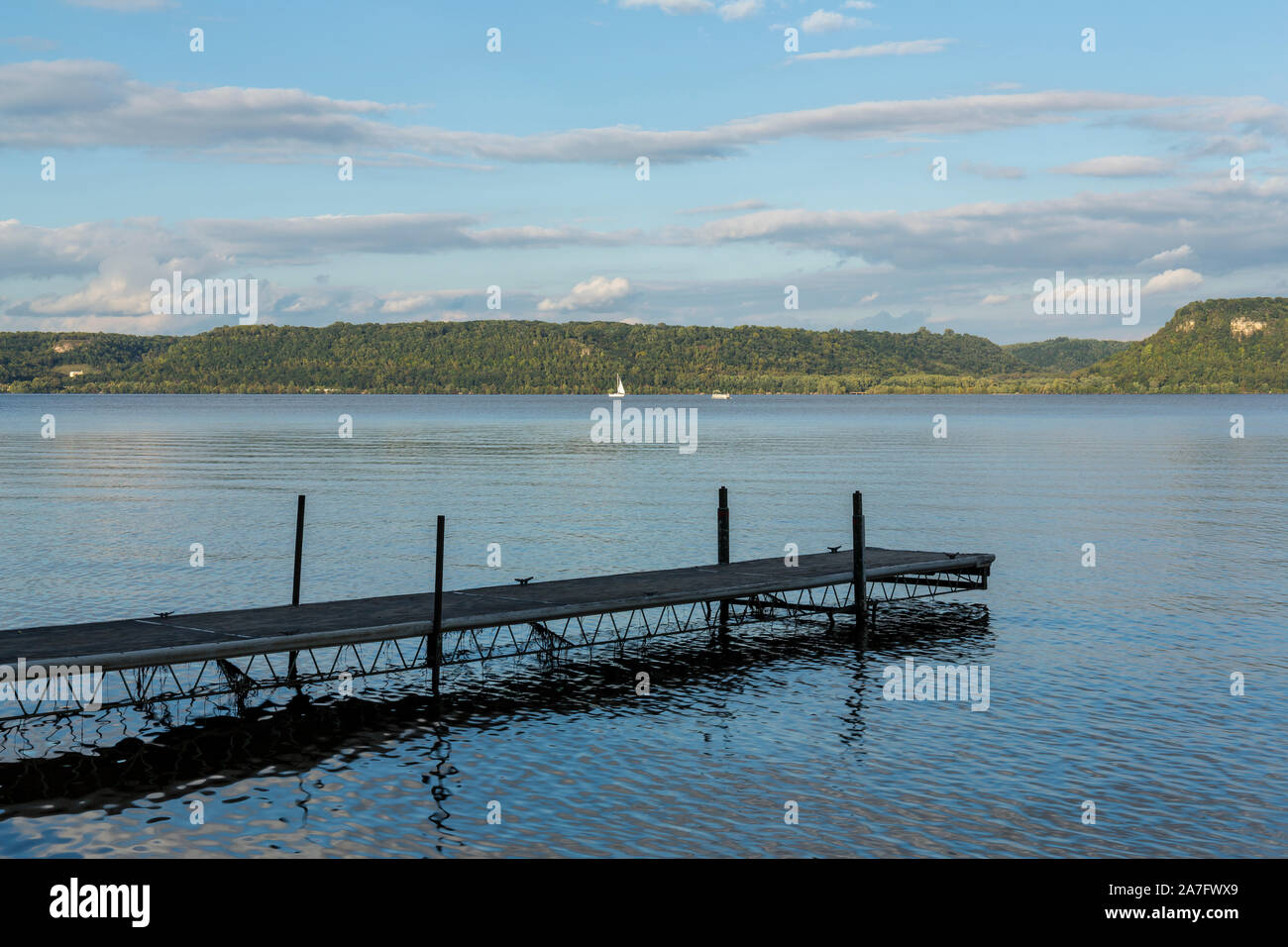 Boat Dock Along The Mississippi River Stock Photo - Alamy