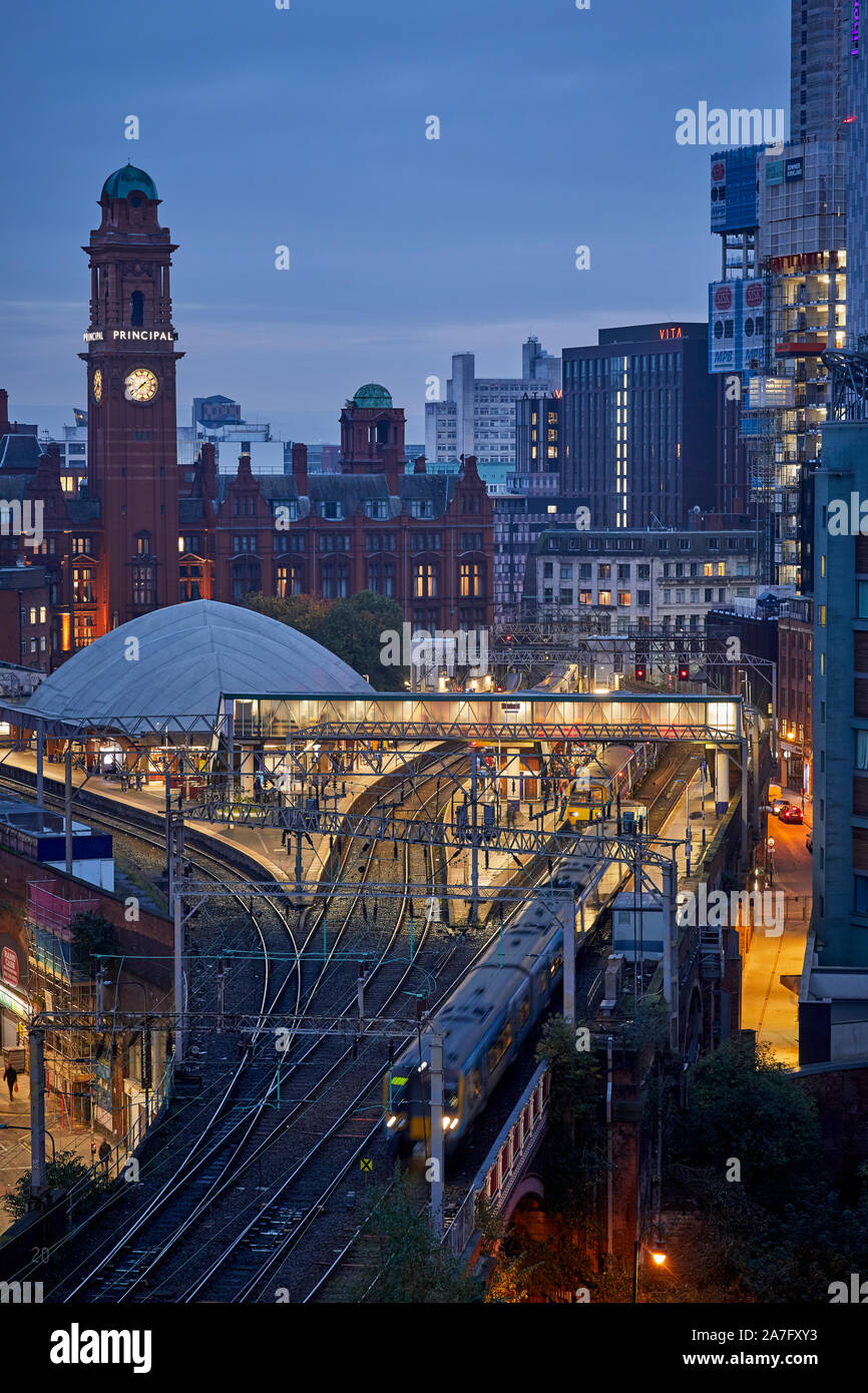 Manchester oxford street station hi-res stock photography and images - Alamy