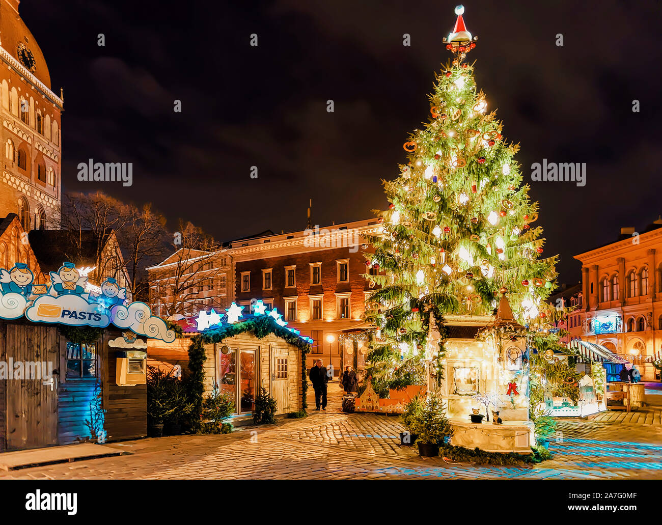 Riga dome square christmas hi-res stock photography and images - Alamy