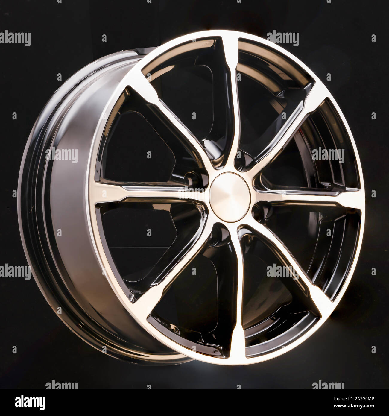 Magnesium alloy wheels hi-res stock photography and images - Alamy