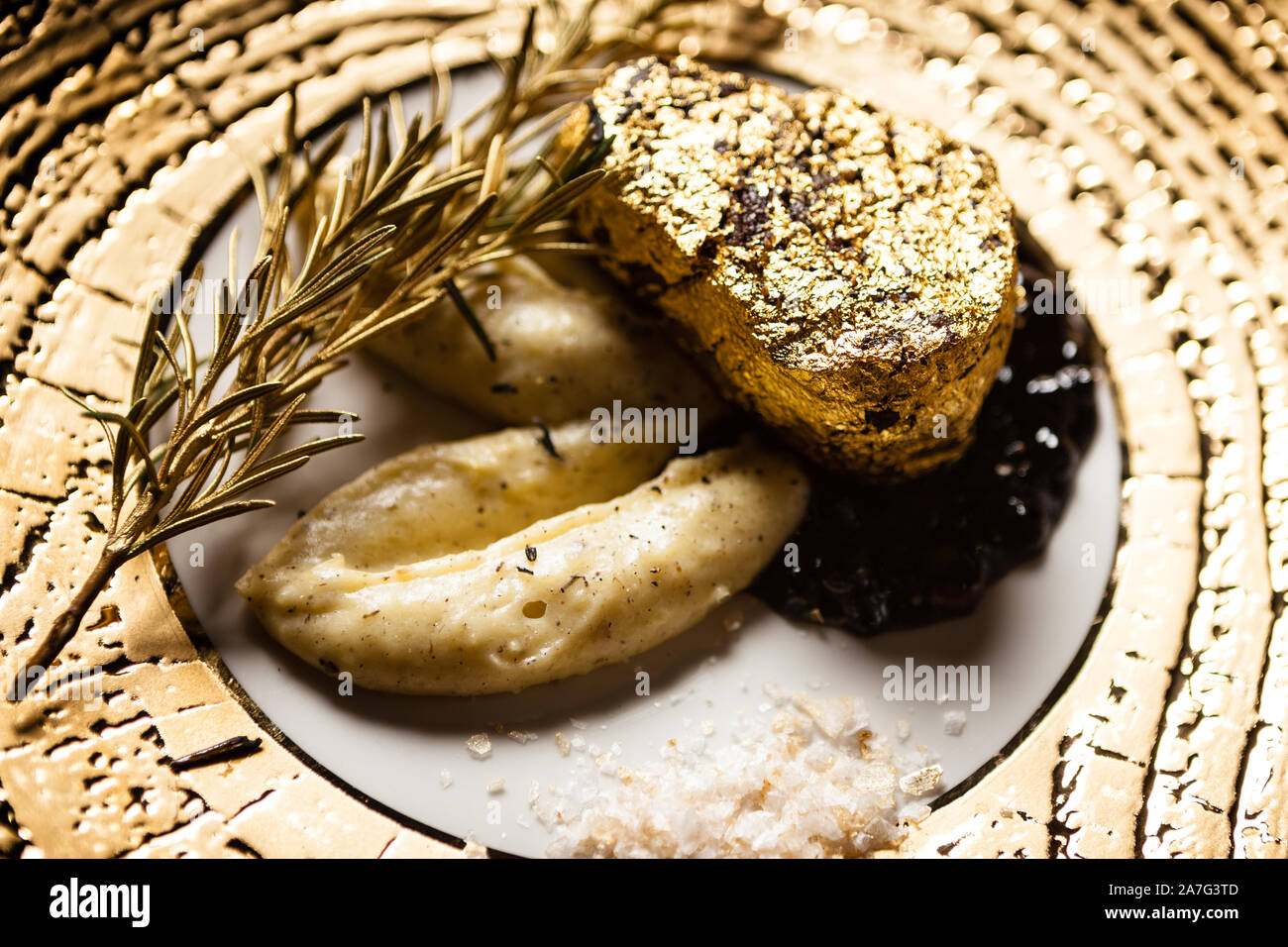Black Angus tenderloin steak covered with 24 carat gold Stock Photo - Alamy