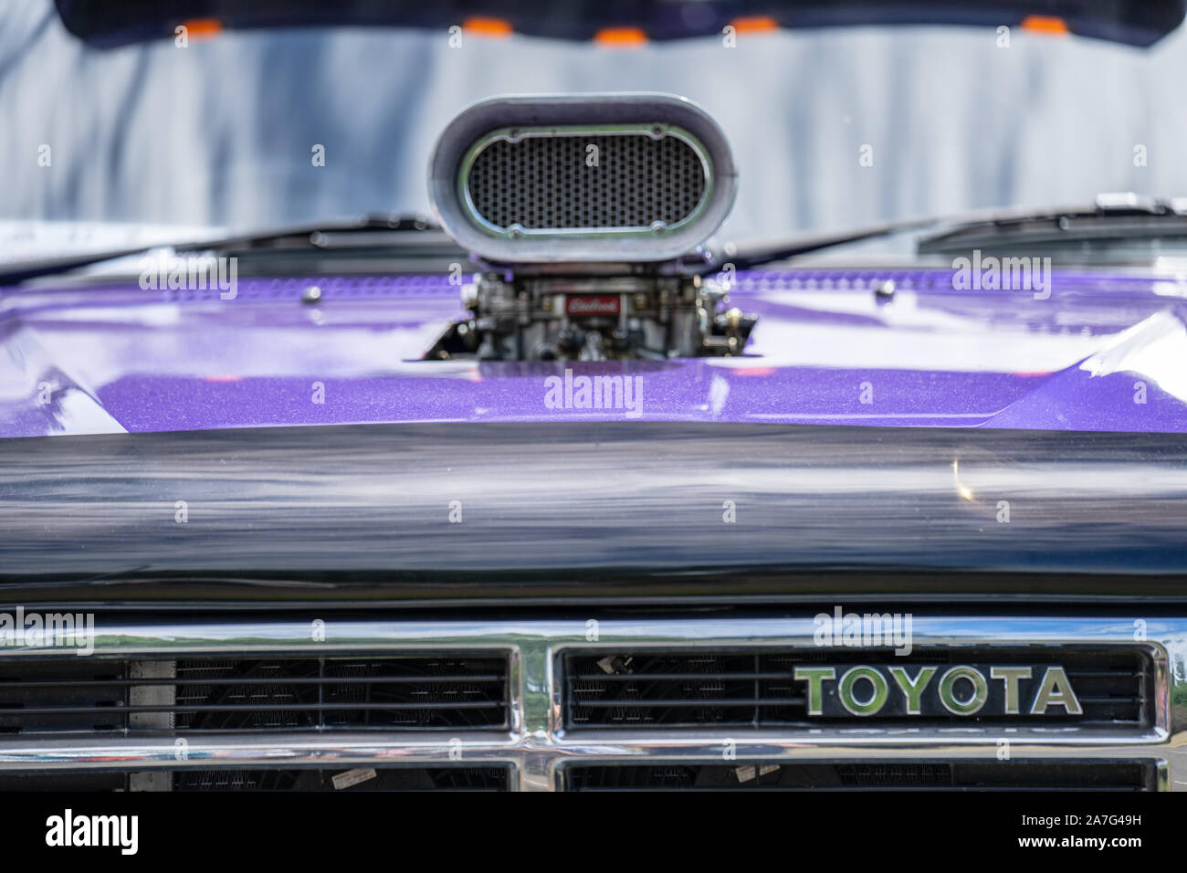 Bonnet scoops hi-res stock photography and images - Alamy