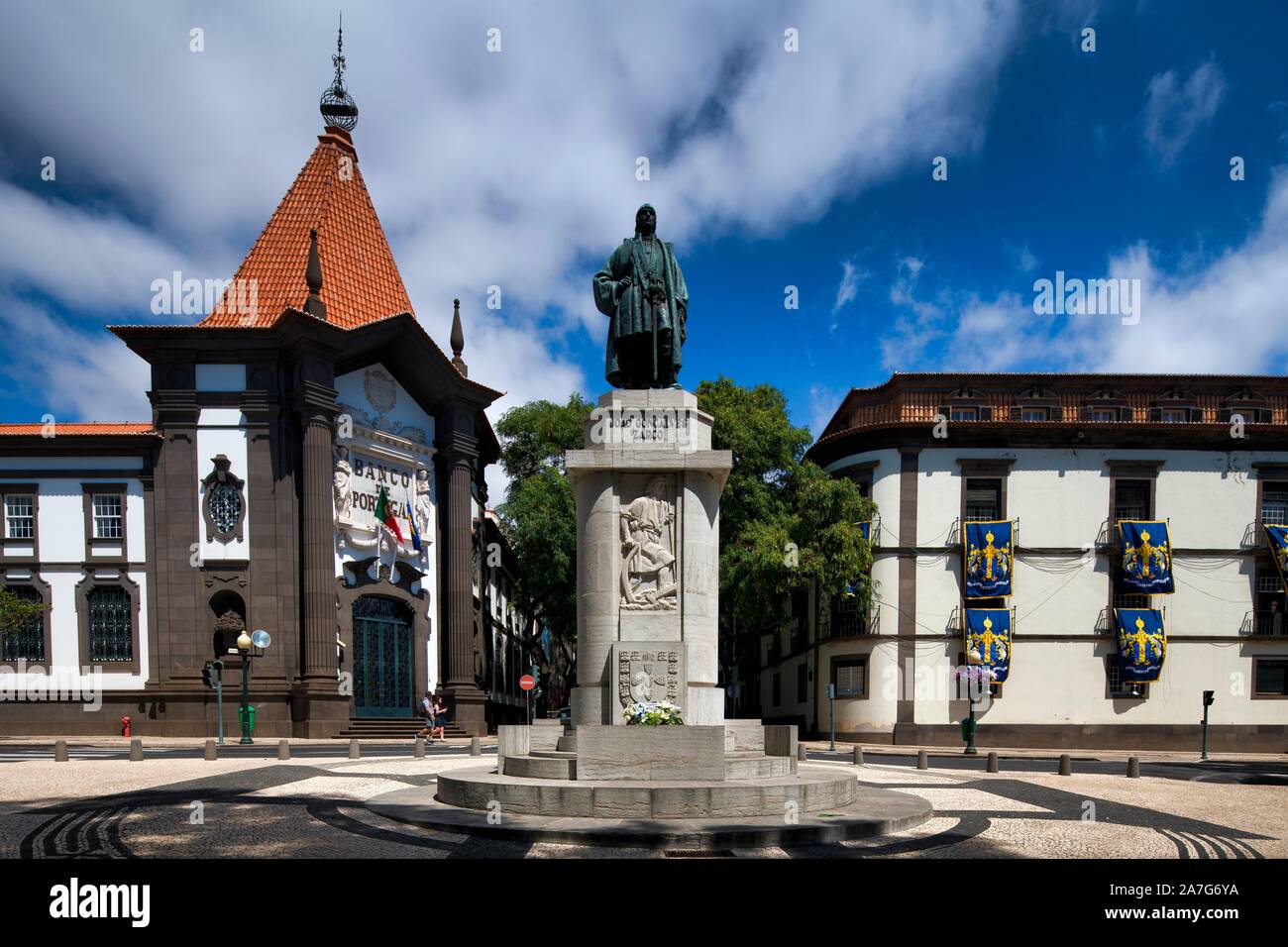 Portugal island madeira funchal sculpture hi-res stock photography and ...