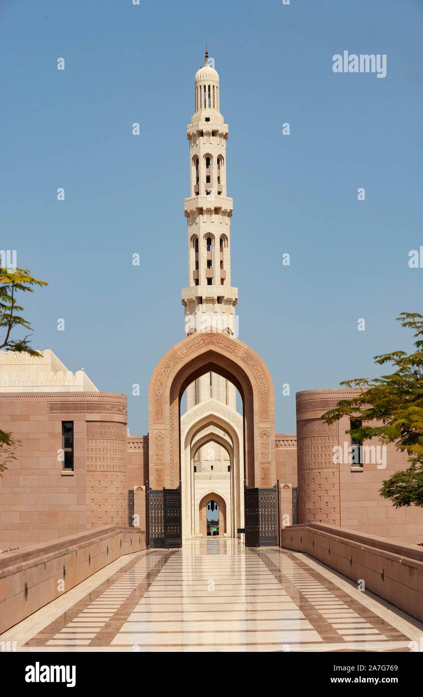 Great Sultan Qabus Mosque, Muscat, Oman Stock Photo - Alamy