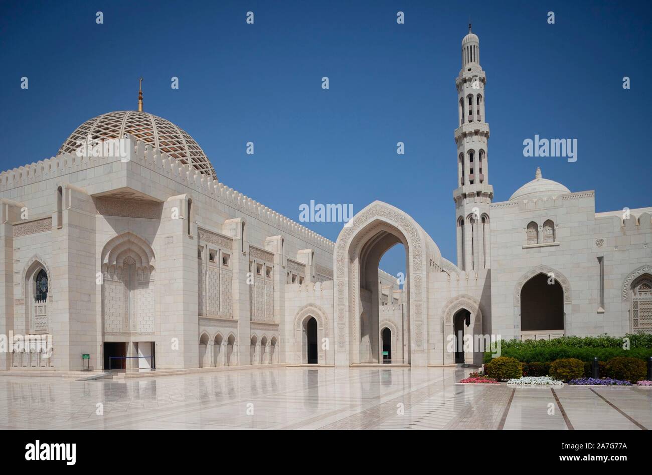 Great Sultan Qabus Mosque, Muscat, Oman Stock Photo - Alamy
