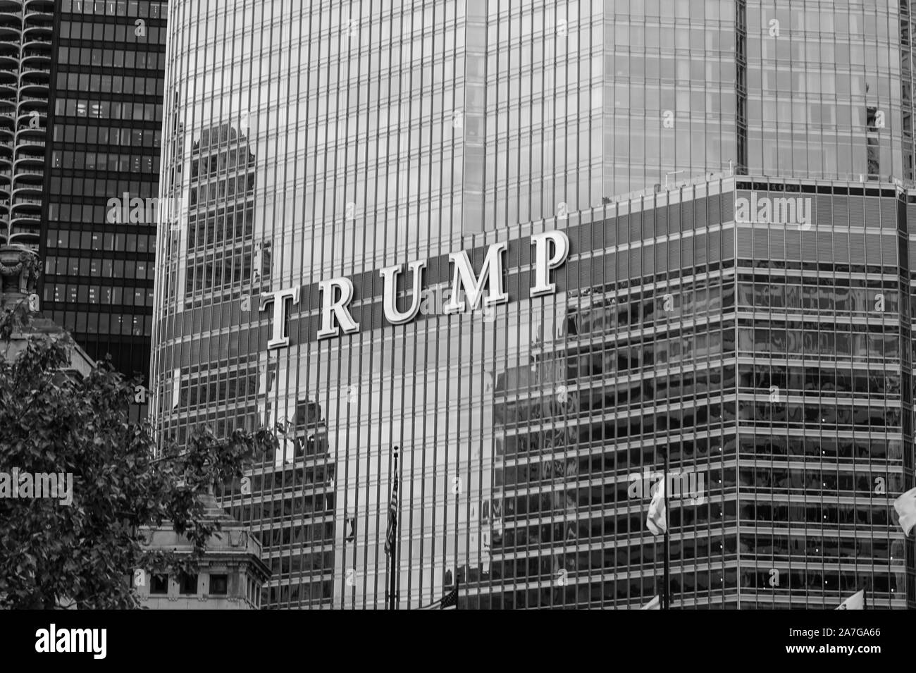 Trump Tower skyscraper building on Chicago. CHICAGO, ILLINOIS (USA ...