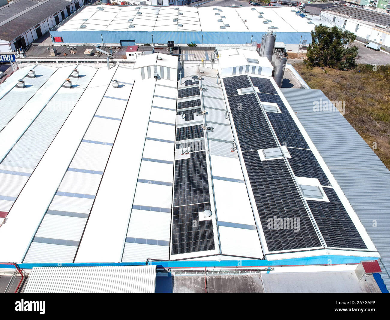 Solar cell factory hi-res stock photography and images - Alamy