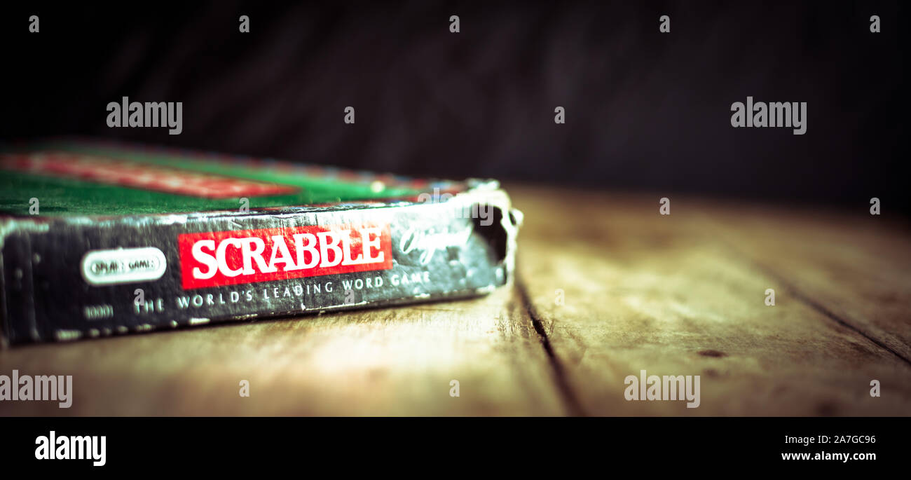 Vintage scrabble box hi-res stock photography and images - Alamy