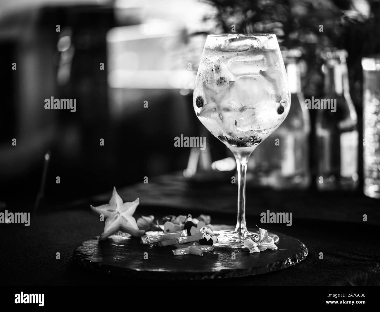 fresh gin tonic beverage with fruits & spices Stock Photo - Alamy