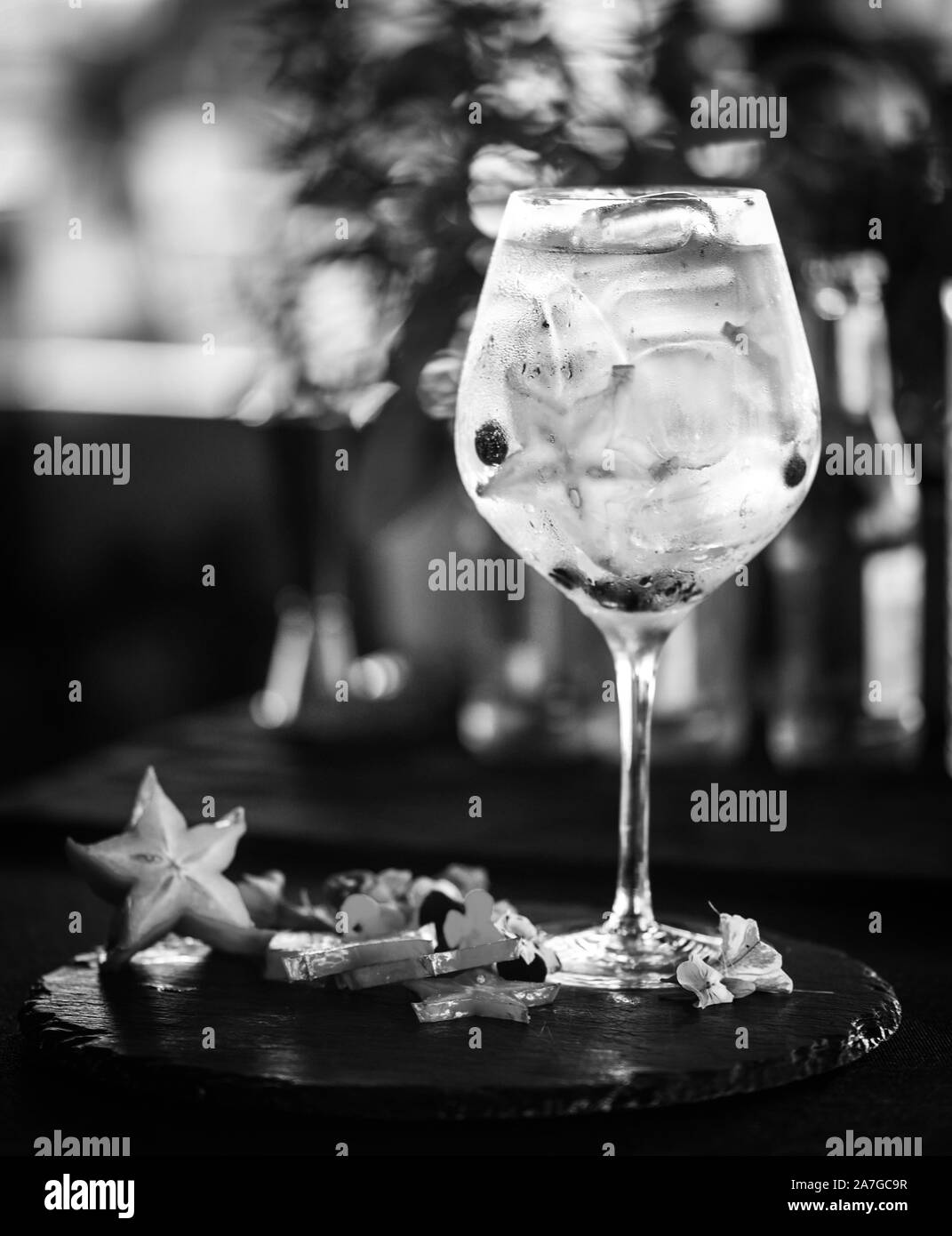 fresh gin tonic beverage with fruits & spices Stock Photo - Alamy