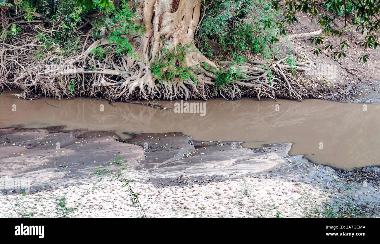 Valley surrounded rift hi-res stock photography and images - Alamy