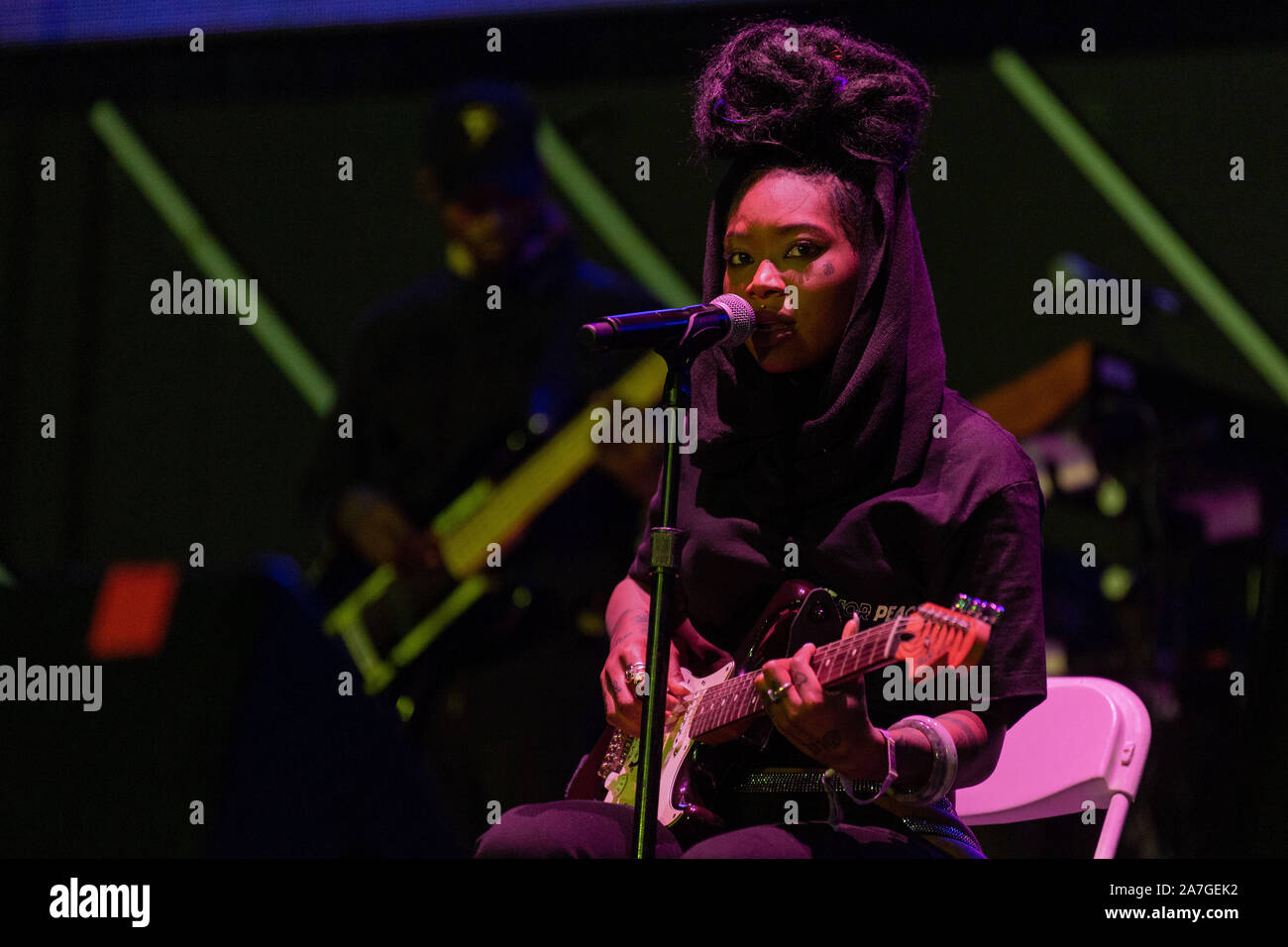 Summer walker singer hi-res stock photography and images - Alamy