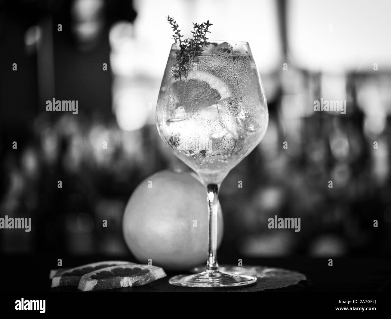 fresh gin tonic beverage with fruits & spices Stock Photo - Alamy