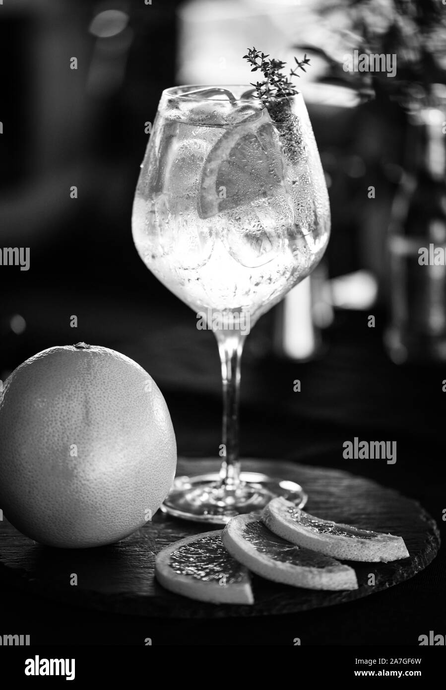 fresh gin tonic beverage with fruits & spices Stock Photo - Alamy