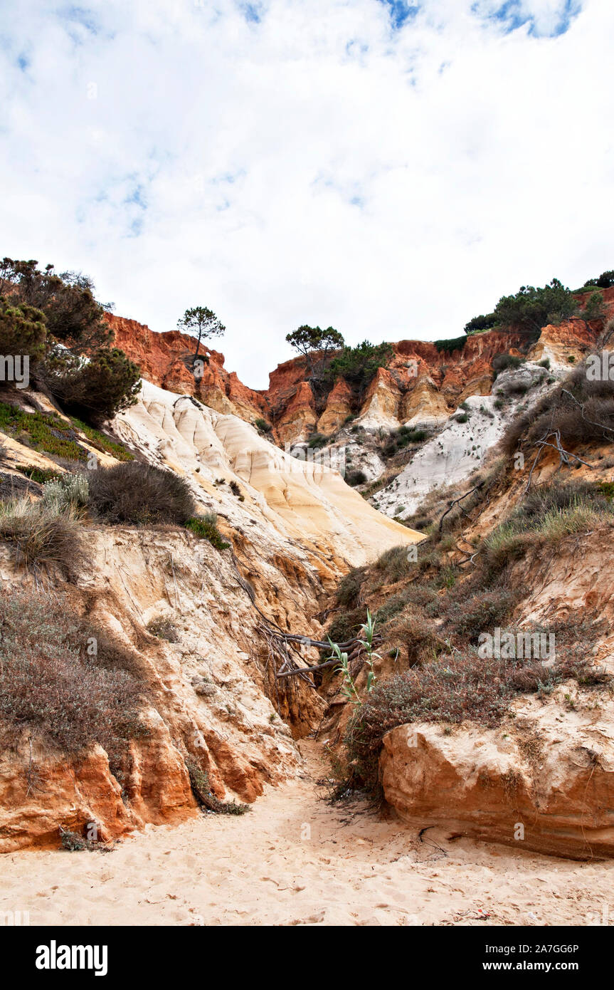 Portugal algarve red rocks hi-res stock photography and images - Alamy