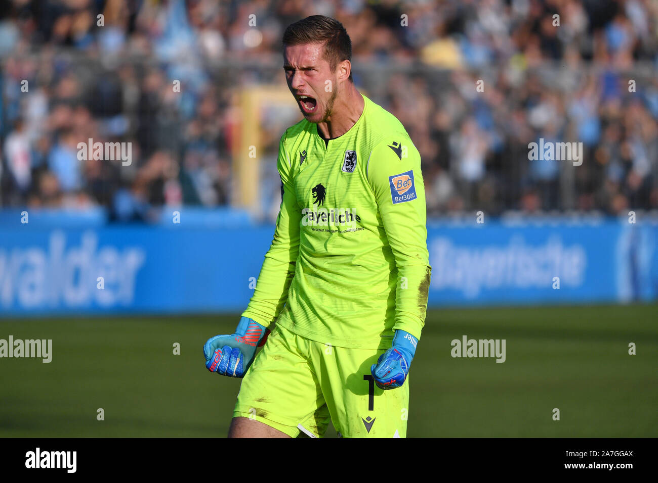 Marco Hiller, goalie (Munich 1860), jubilation, joy, enthusiasm, action ...