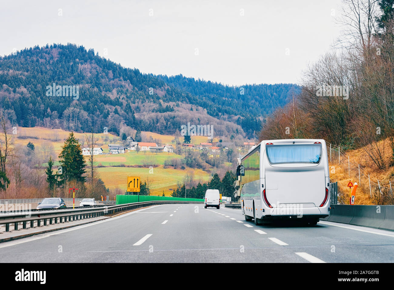 White Shuttle Bus High Resolution Stock Photography and Images - Alamy