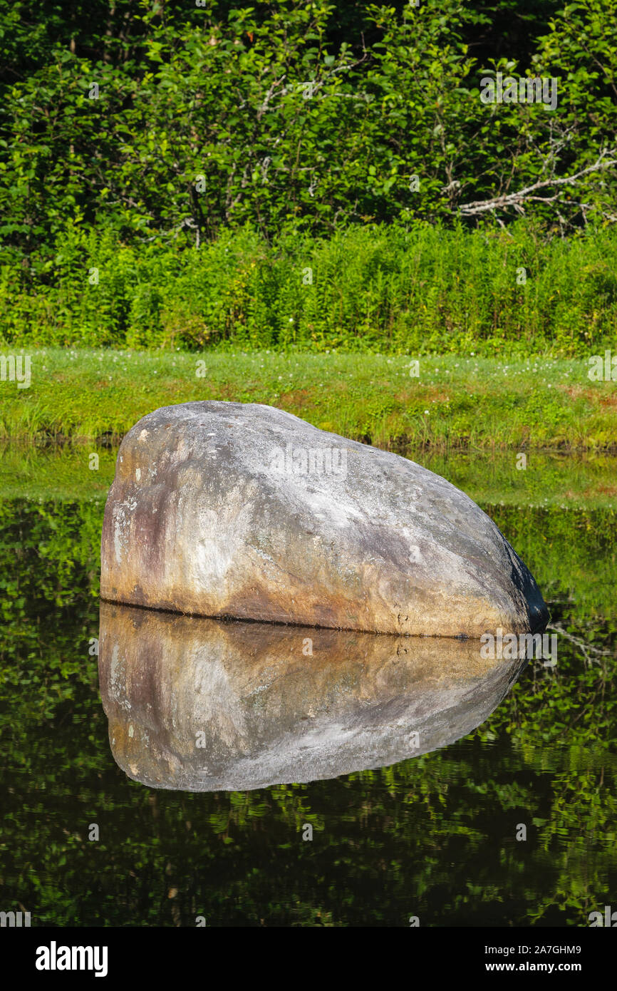 Wildlife Pond at Bretzfelder Memorial Park in Bethlehem, New Hampshire ...
