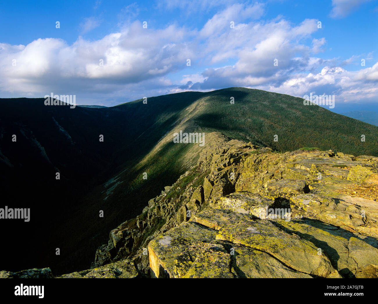 Mount Bond from Bondcliff Mountain in the Pemigewasset Wilderness in ...