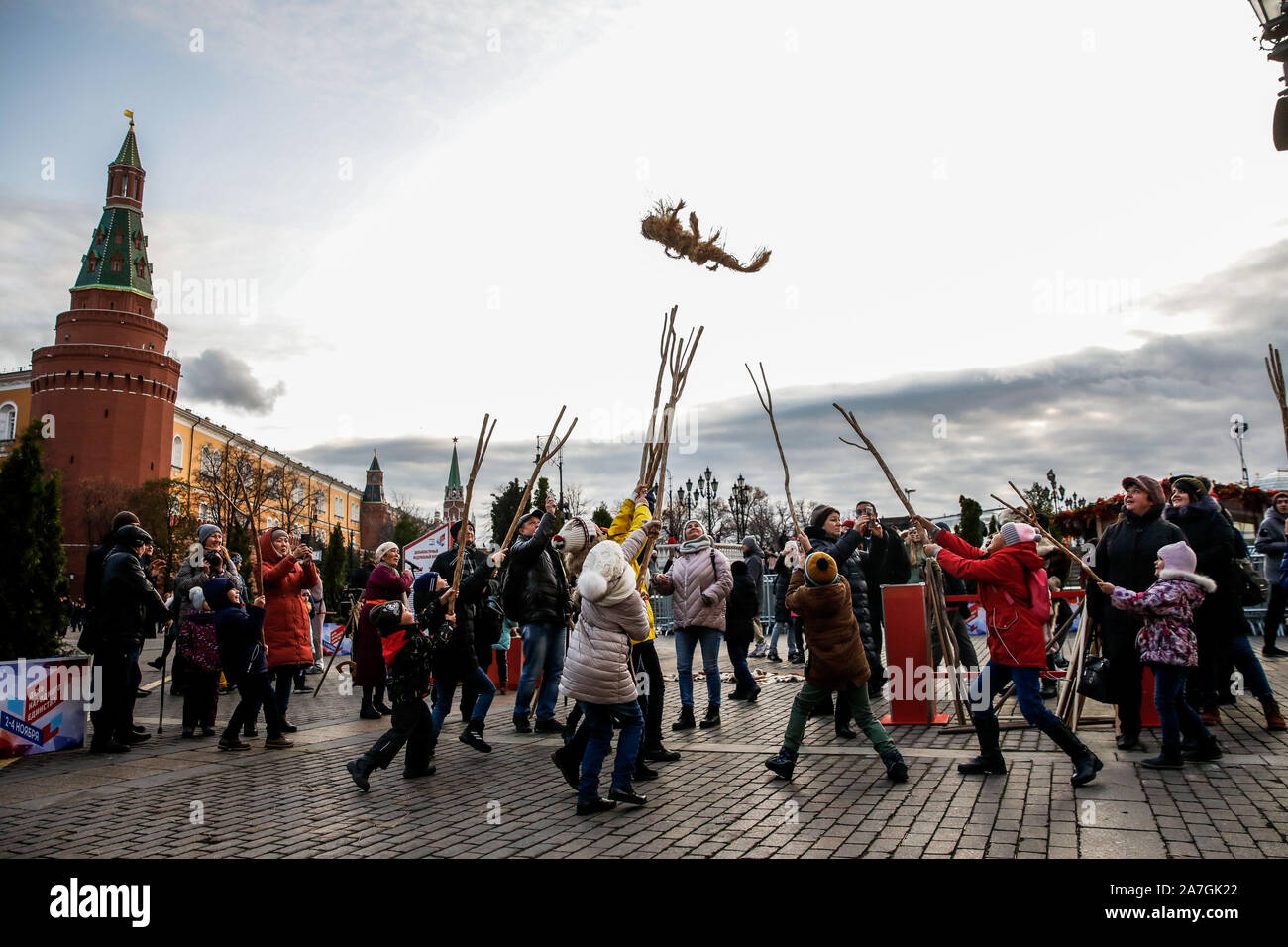 Moscow, Russia. 2nd Nov, 2019. Children take part in fun activities ...