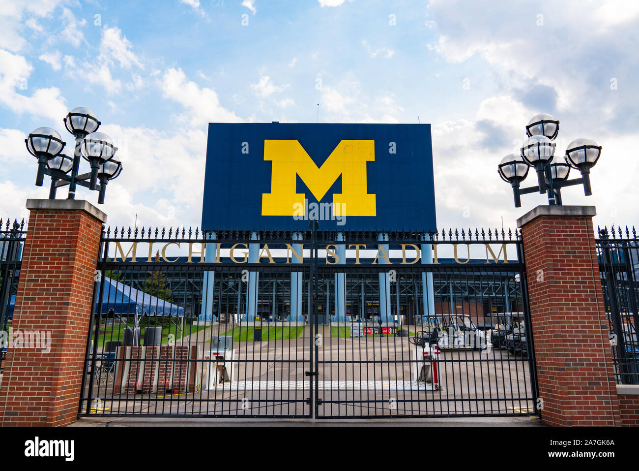 Michigan stadium big house hi-res stock photography and images - Alamy