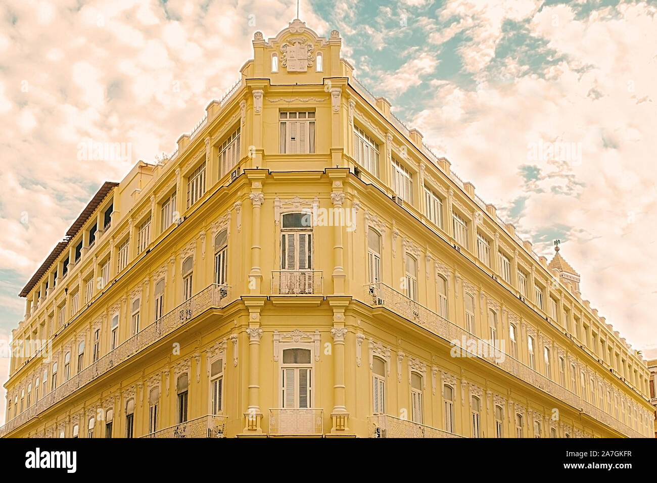 corner of downtown building, havana - cuba Stock Photo - Alamy