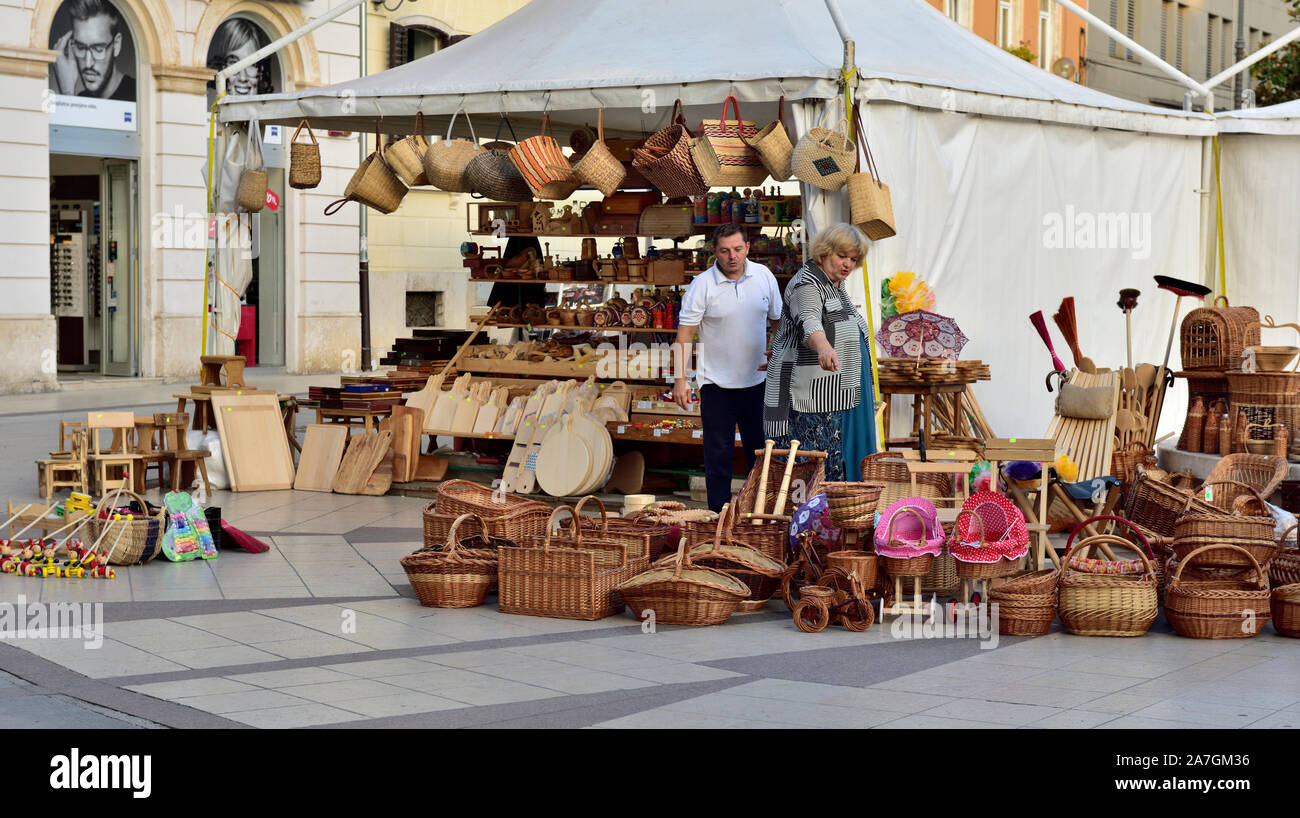 Market stall baskets hi-res stock photography and images - Alamy