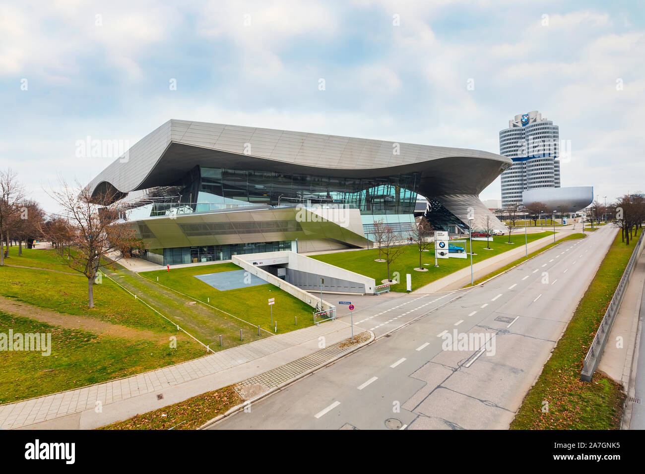 Automobilemuseum hi-res stock photography and images - Alamy