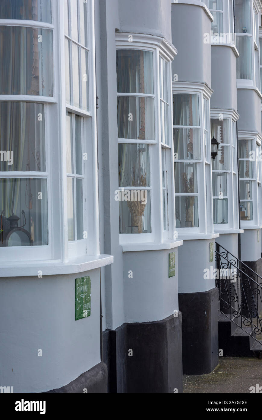 Edwardian period terrace houses hi-res stock photography and images - Alamy
