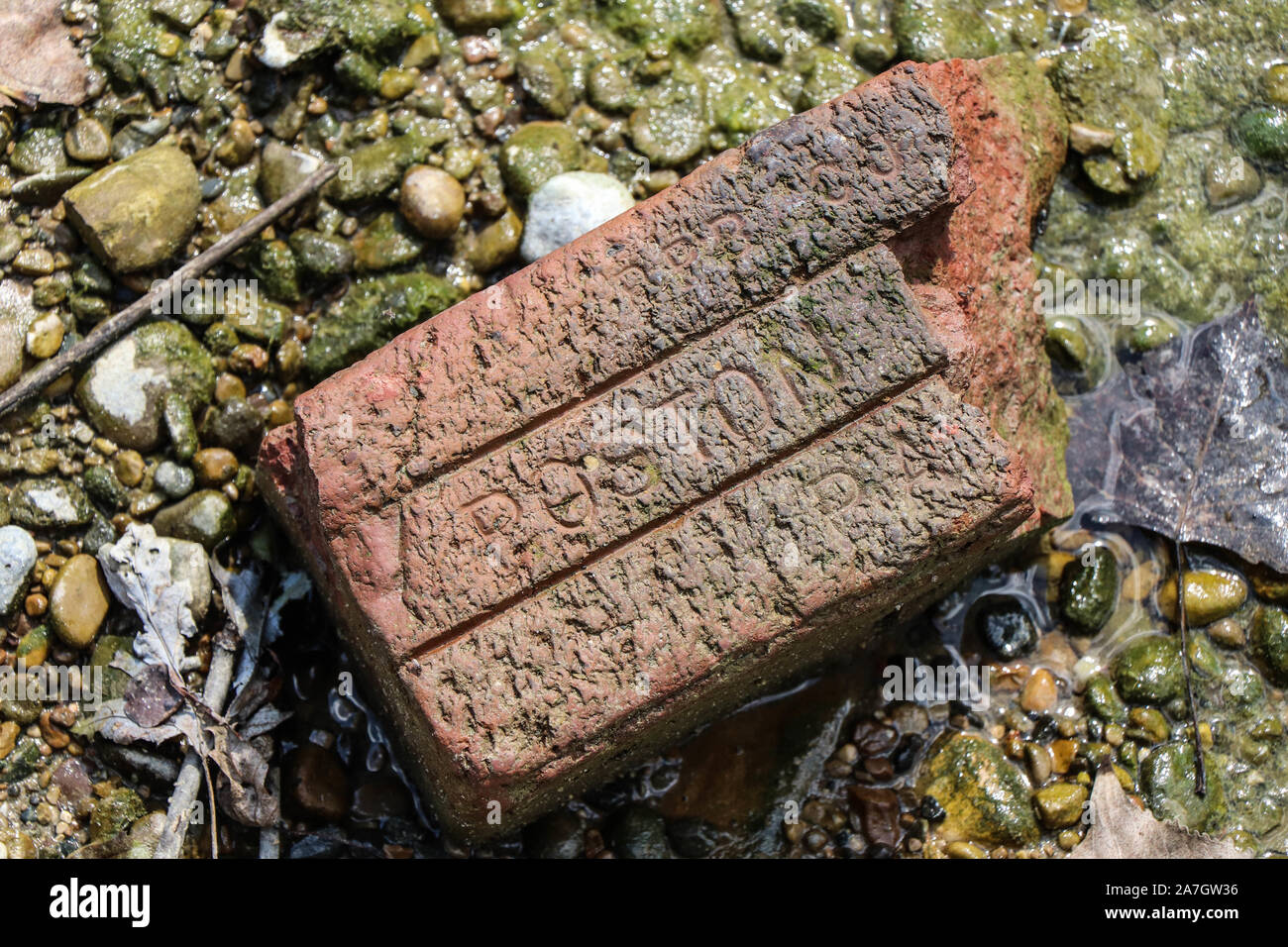 Wet brick hi-res stock photography and images - Alamy