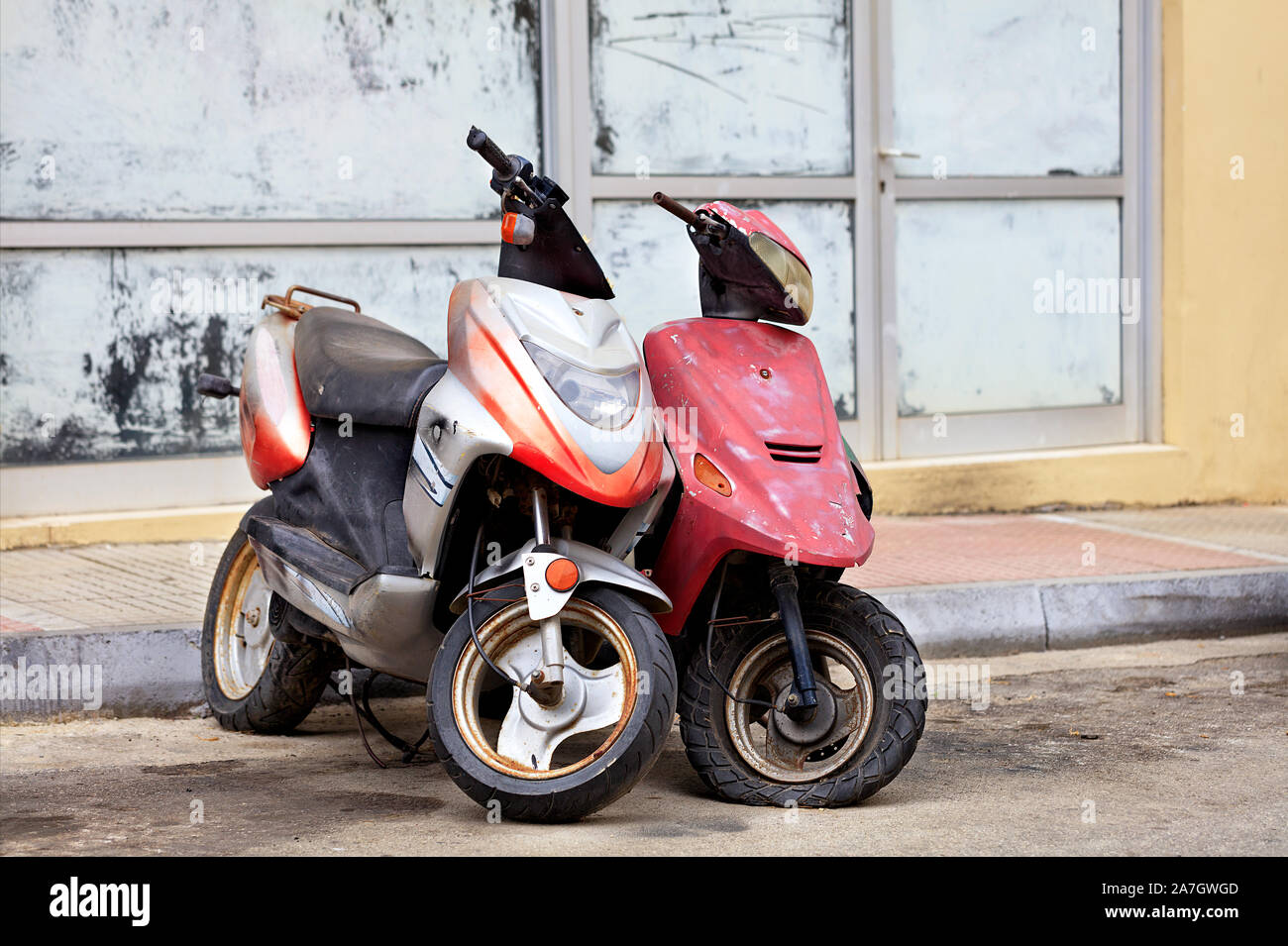 Vintage mopeds hi-res stock photography and images - Alamy