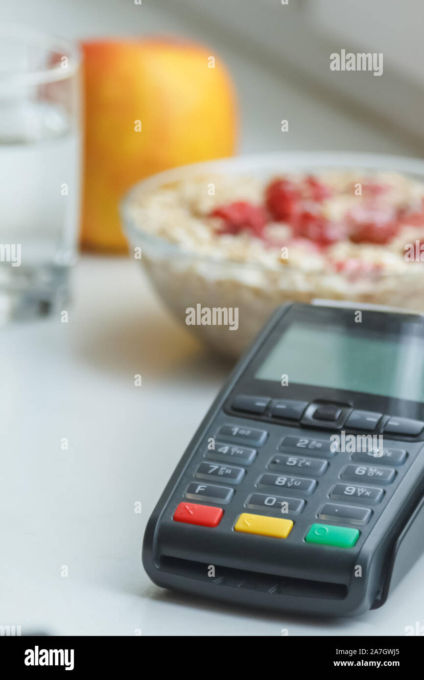 Payment terminal credit card hi-res stock photography and images - Alamy