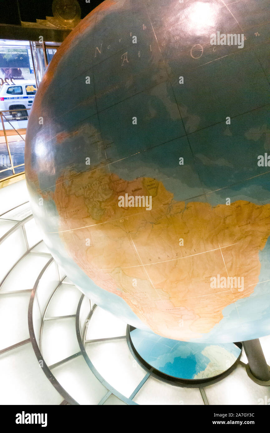 Daily news building new hi-res stock photography and images - Alamy
