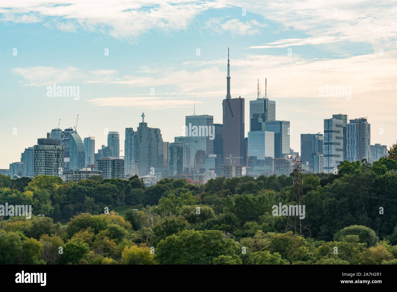 Canadian city skyline hi-res stock photography and images - Alamy