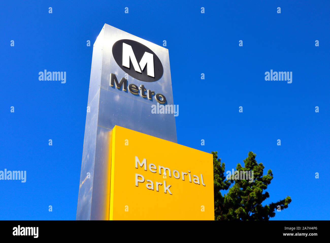 PASADENA (California) Memorial Park Metro Rail Gold Line Station Stock ...