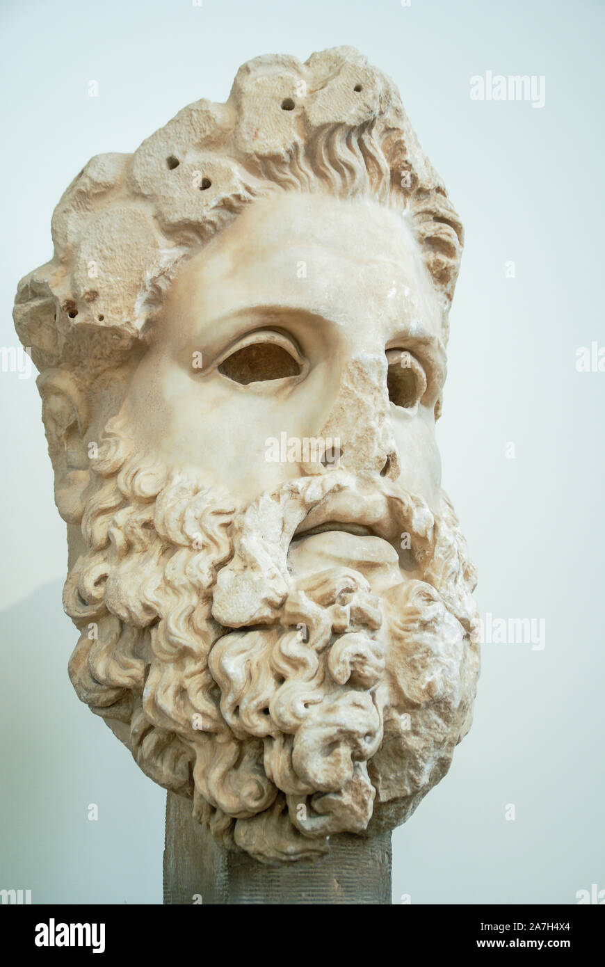 Head of Zeus - National Archaeological Museum, Athens Stock Photo - Alamy