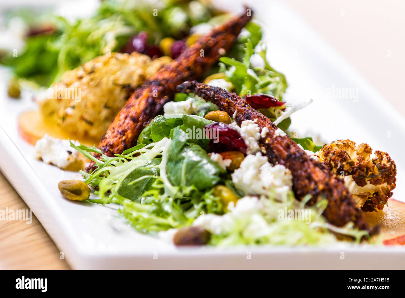 Pistachios fall wooden plate nutritious hi-res stock photography and ...