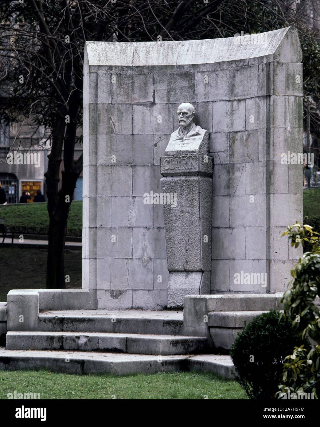 CAMPO S FRANCISCO - MONUMENTO A LEOPOLDO ALAS (CLARIN). Location: CAMPO ...